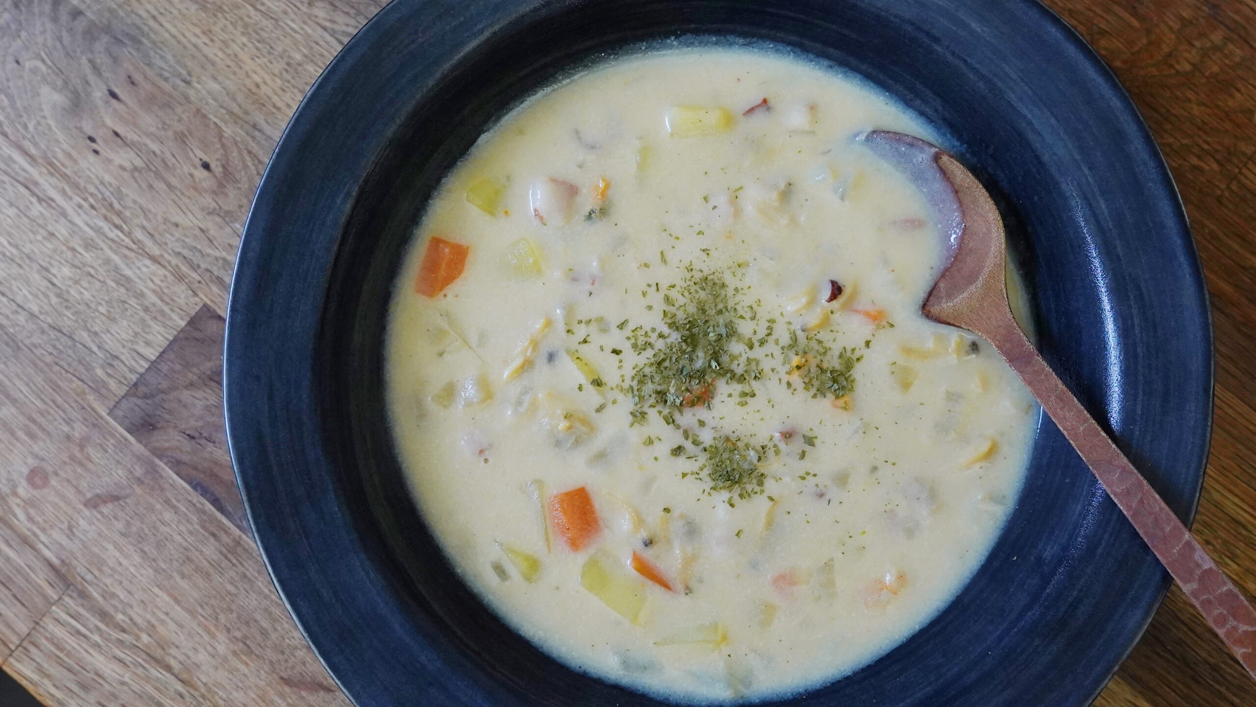 具だくさん！シーフードミックスで作るクラムチャウダー – gozen｜海外暮らしに寄り添う料理教室